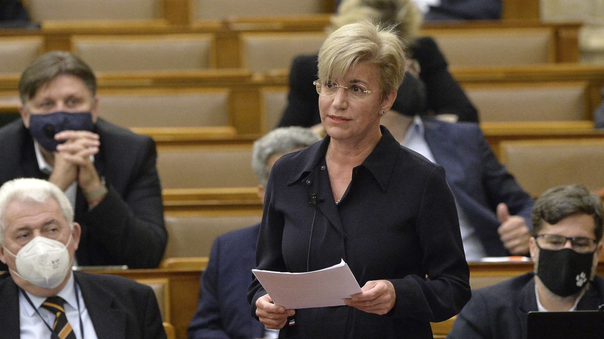 Mager Andrea: A MÁV-Volán integráció új szintre emeli a közösségi ...