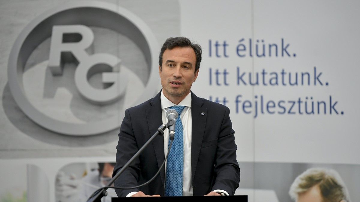 A Semmelweis Egyetem alapítványa kapta meg a Richter állami ...