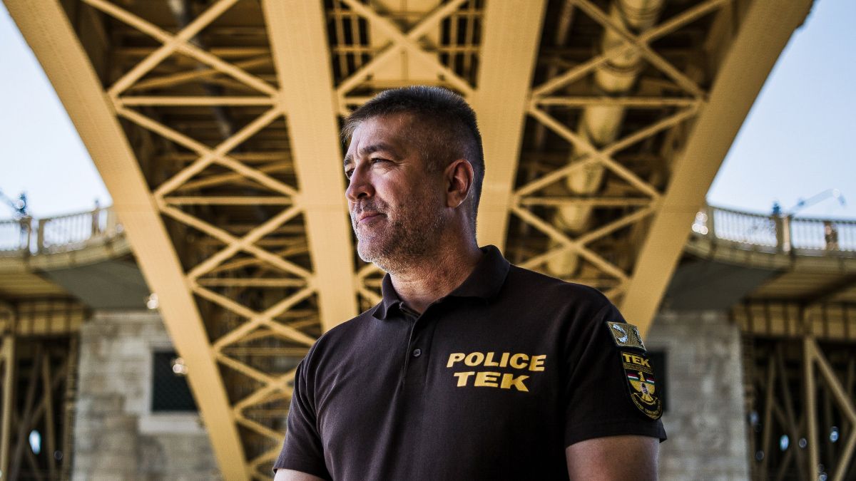 Hajdu János: Több ezer rendőr dolgozik a pápa biztonságának szavatolásán