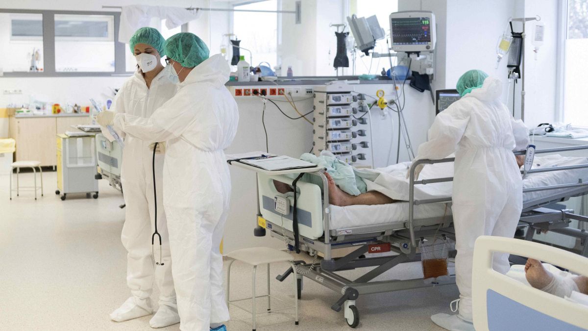 Meghalt az oltástagadó apa, családja többi tagját lélegeztetőgépen kezelik