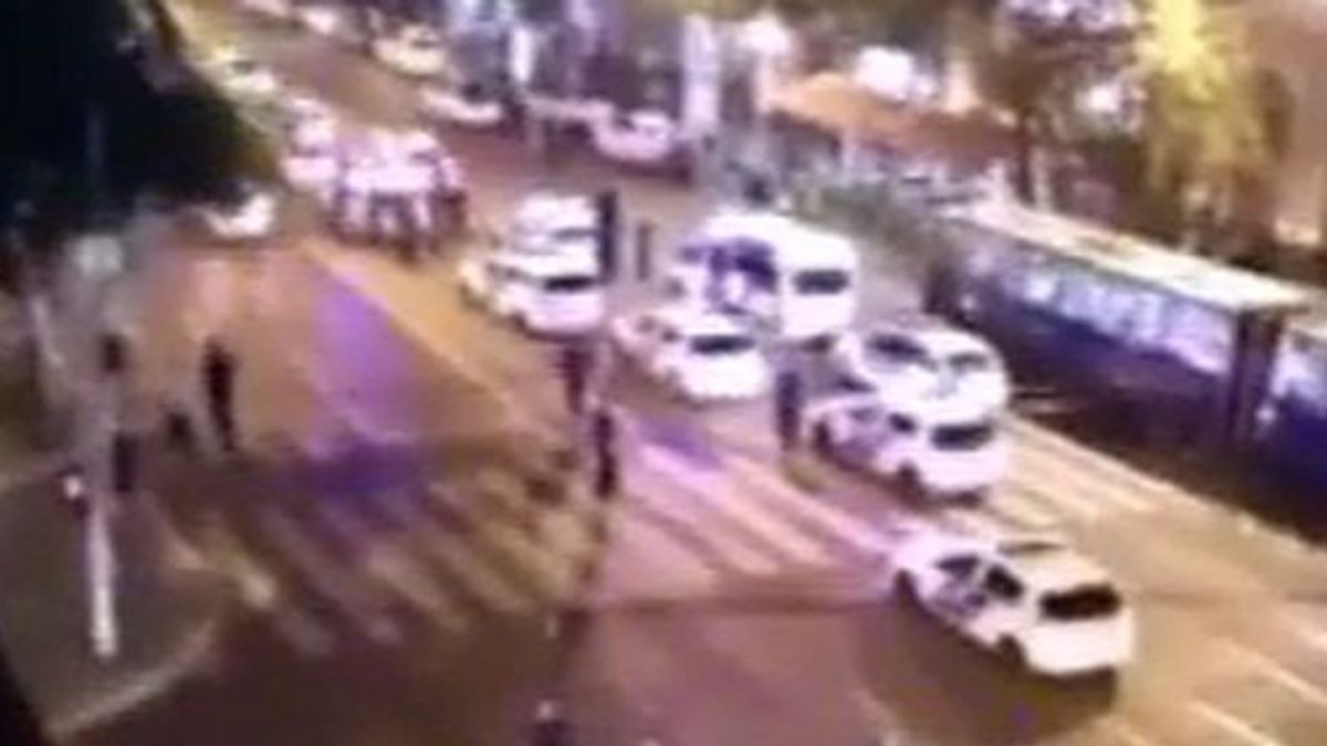 Így lepték el a rendőrök a körutat a robbanás után - Mandiner