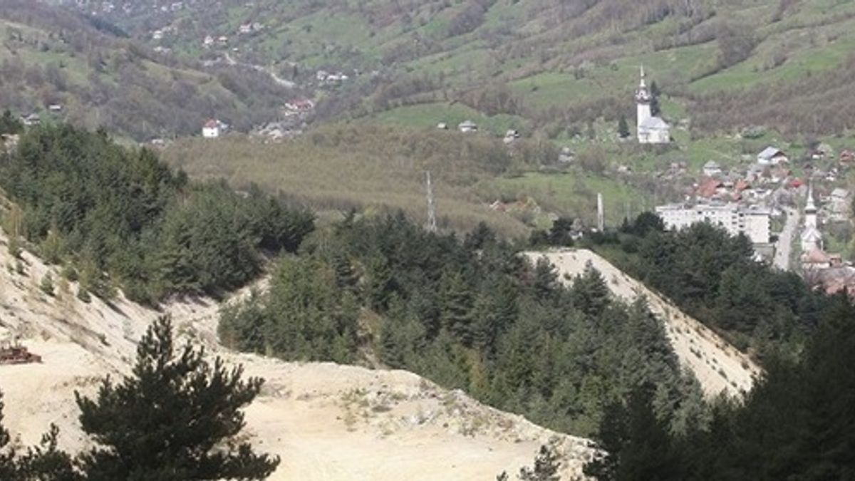 A kormány az európai szabályok betartását várja el Verespatak-ügyben