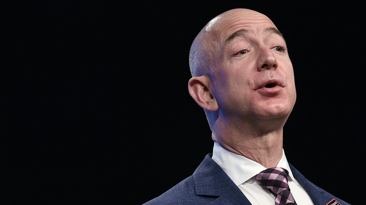 Jeff Bezos 33 milliárd forintot adományozott Obama alapítványának