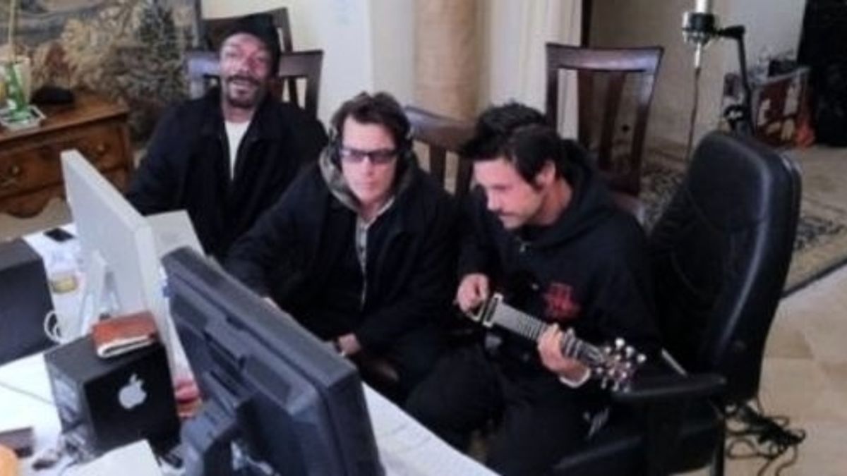 Charlie Sheen összeállt Snoop Doggal