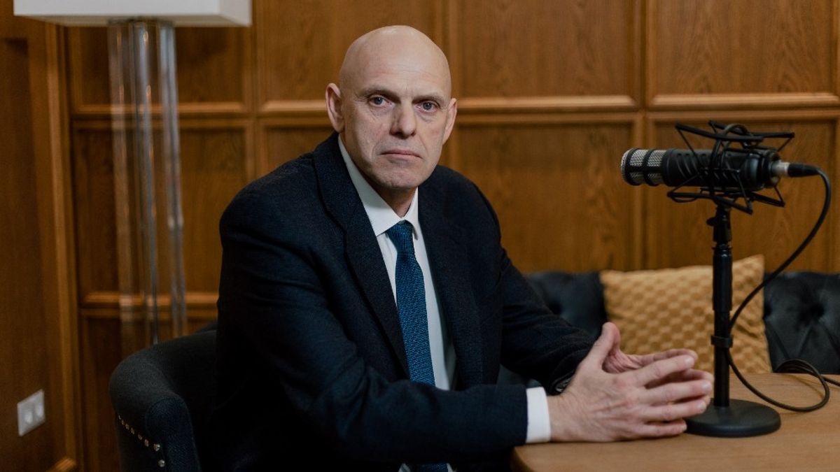 Az ukránok nem Brüsszelben laknak, hanem Ukrajnában – Robert C. Castel a Mandinernek