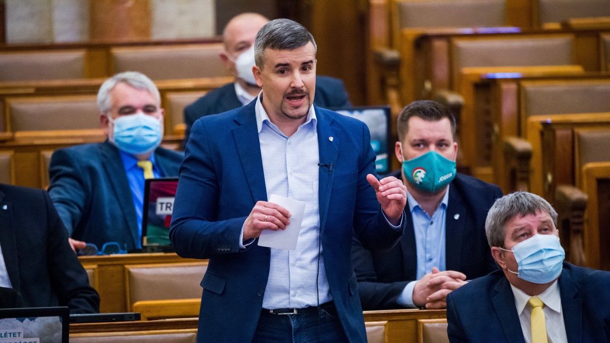 Parizer helyett fenyegetőzés