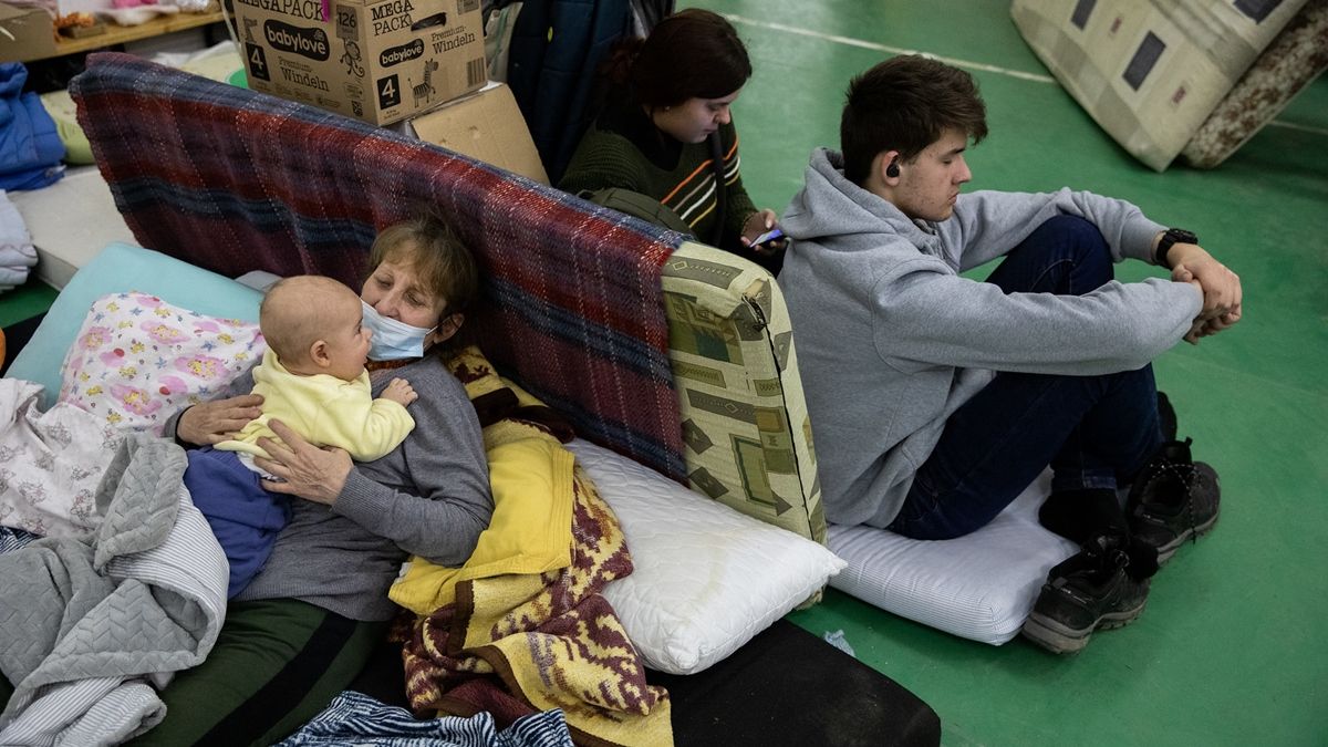 „Teljesen értelmetlen ez a háború, csak Istenben bízunk” – kárpátaljai ...