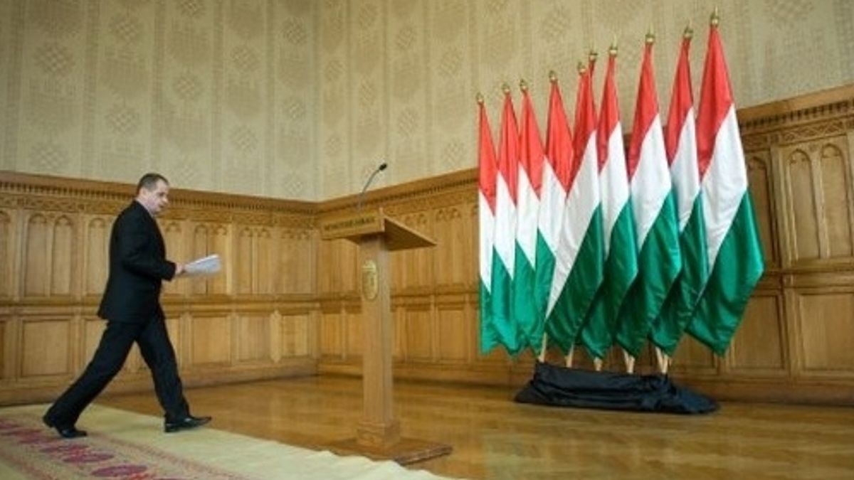 Budai Gyula váltja Ángyánt - Mandiner