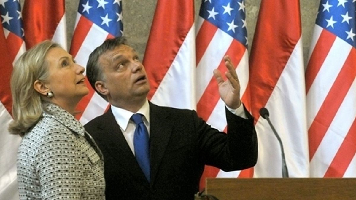 NOL: Clinton is írt Orbánnak