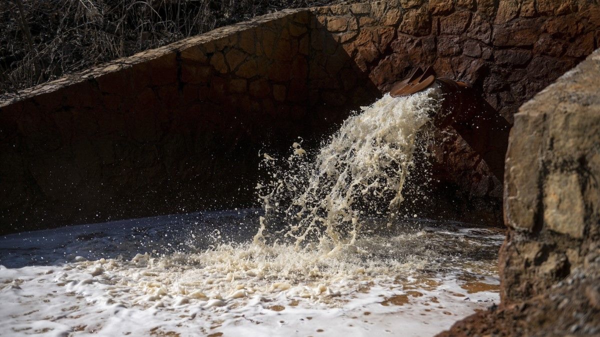 Vas-oxid tartalmú anyag került a Sajóba Szlovákiában