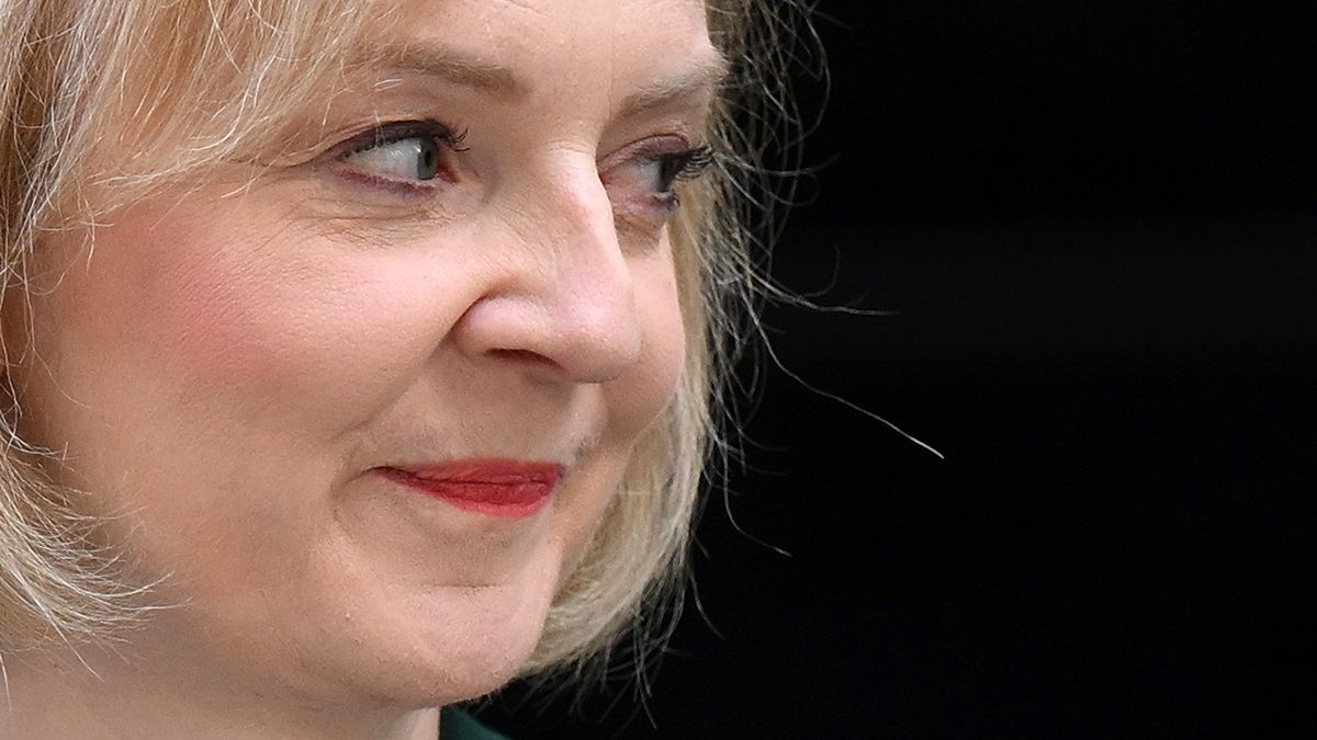 Semmit nem bán Liz Truss, a pár hét alatt megbukott brit miniszterelnök