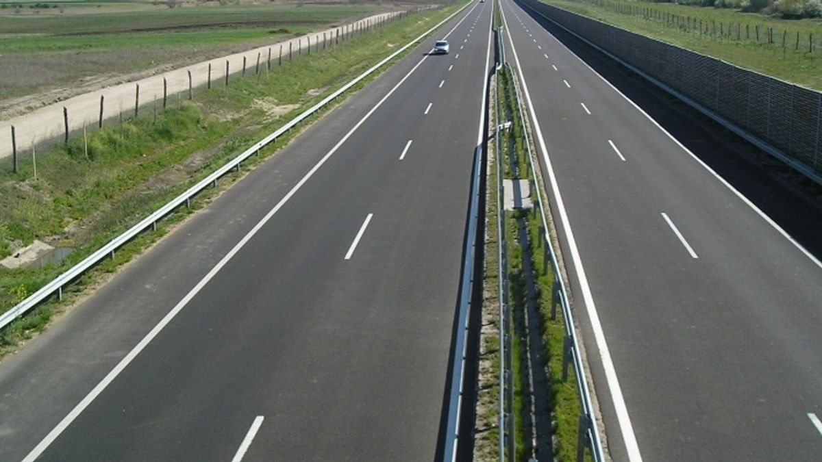 Rengeteg támogatást ad az EU a magyar M8-as autópálya építésére