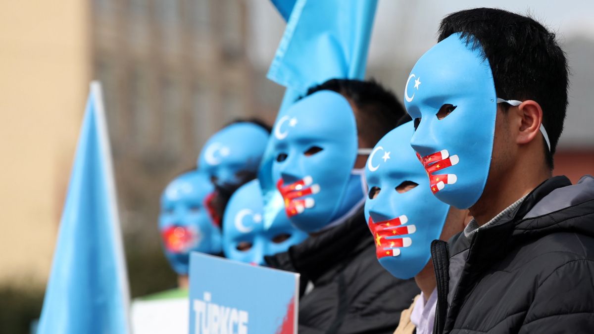 Ráfázhatnak a multik, hogy az ujgur kényszermunkán nyerészkedtek