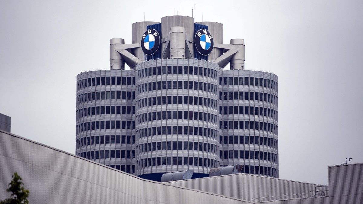 Leépít a BMW