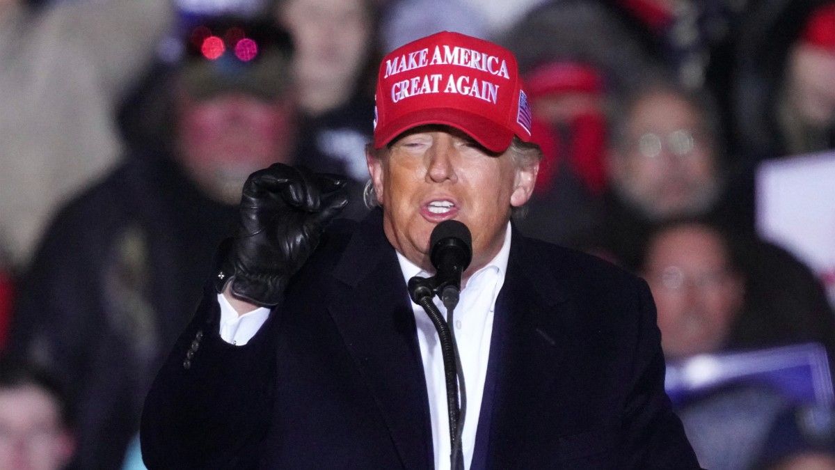 Ismerős: Trump törvénybe foglalná, hogy az apa férfi, az anya nő