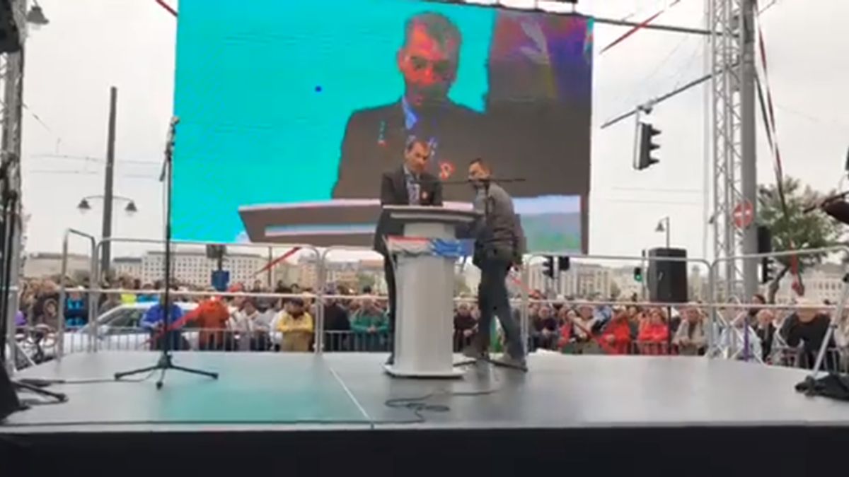 Jávor Benedek: Orbánék elfordítják az országot az EU-tól Jávor Benedek: Orbánék elfordítják az országot az EU-tól