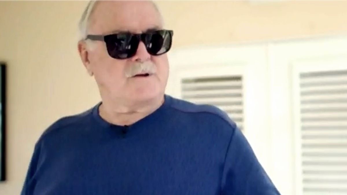 PC-ellenes hadjáratba kezdett John Cleese