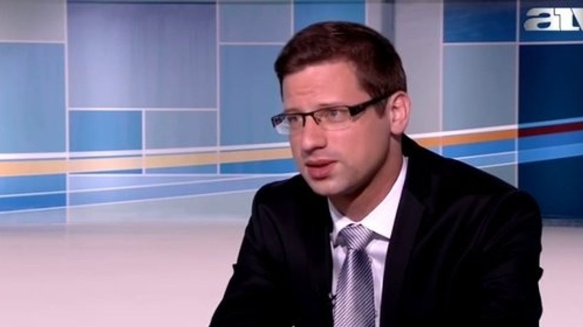 Gulyás: A DK és a Jobbik is szélsőséges