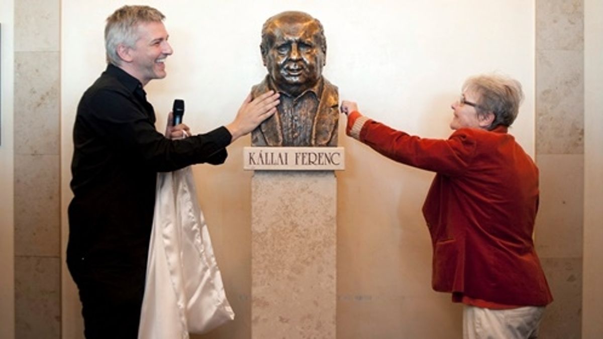 Felavatták Kállai Ferenc mellszobrát