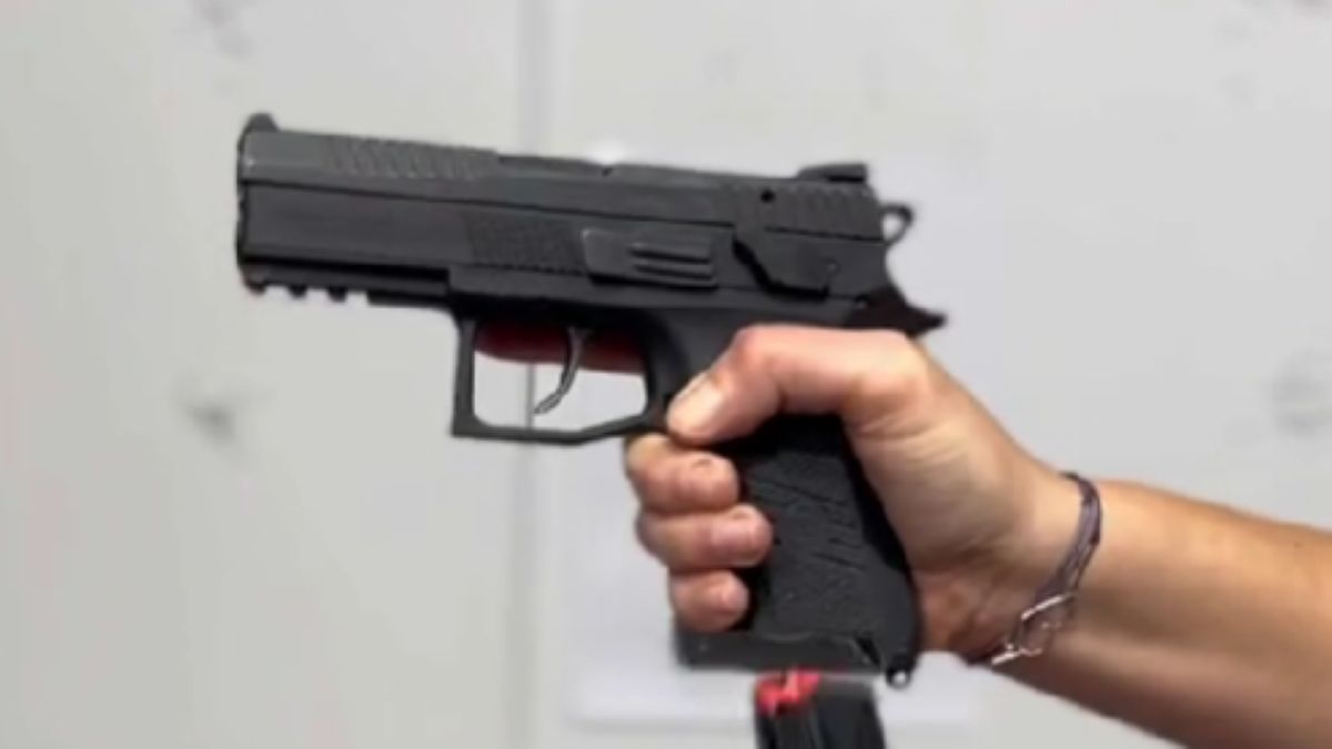 Ilyen maroklőfegyvert használ a rendőrség itthon (VIDEÓ)