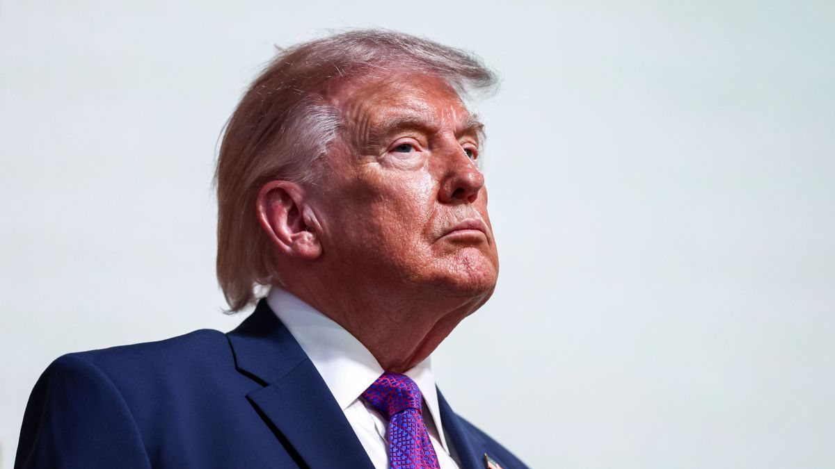 „Te kib*szott őrült” – Trump példátlan hangnemben osztotta ki Netanjahut