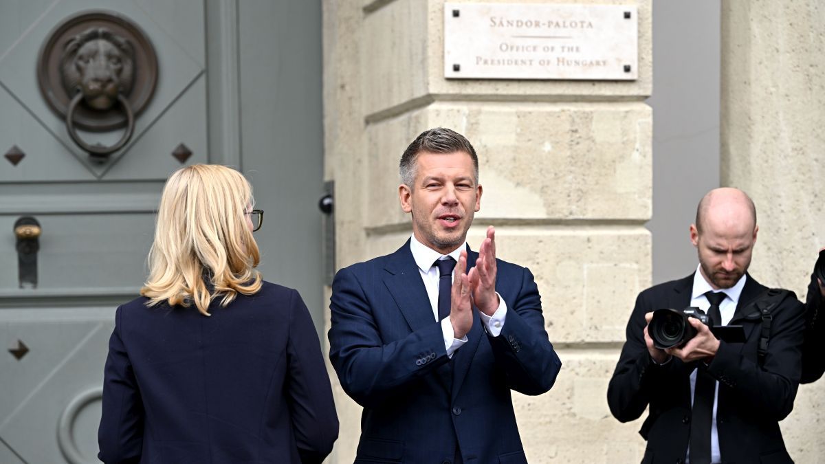 Alaptörvény-módosítással távolítaná el a köztársasági elnököt Magyar Péter